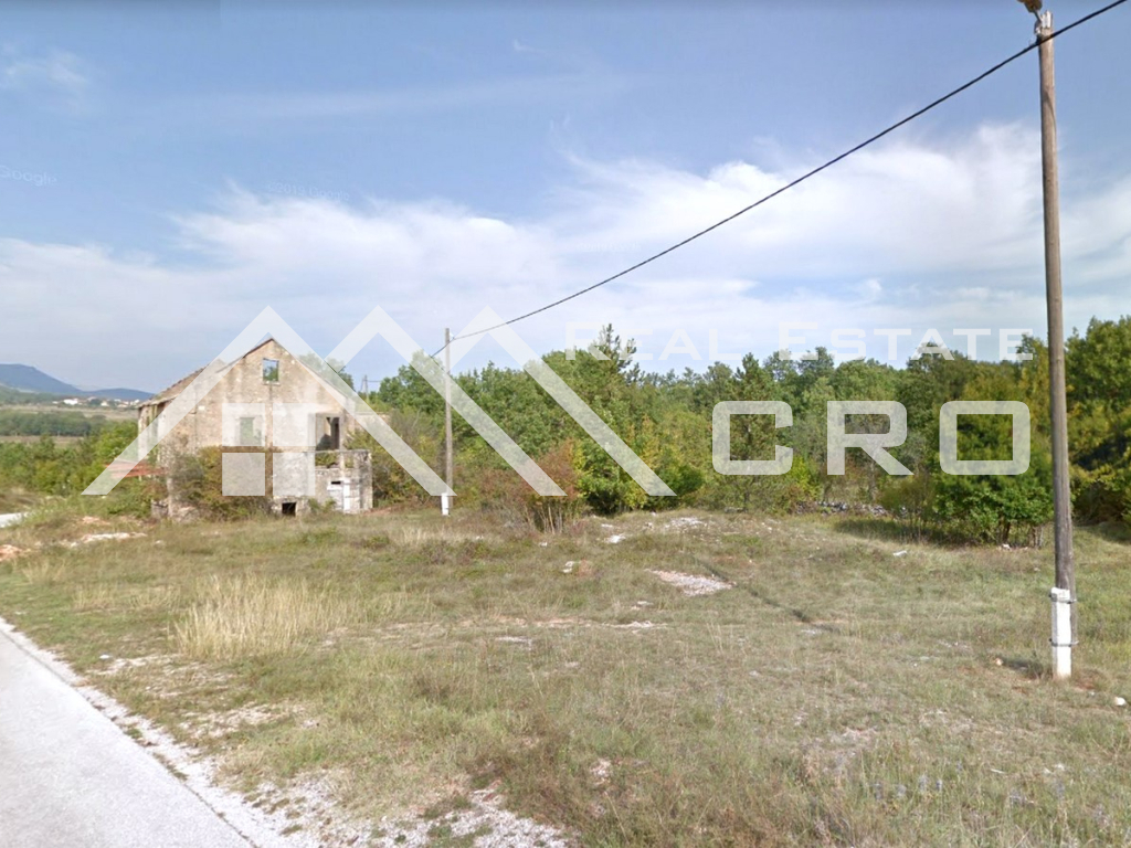 Sinj properties - Large building land with an existing building in ...