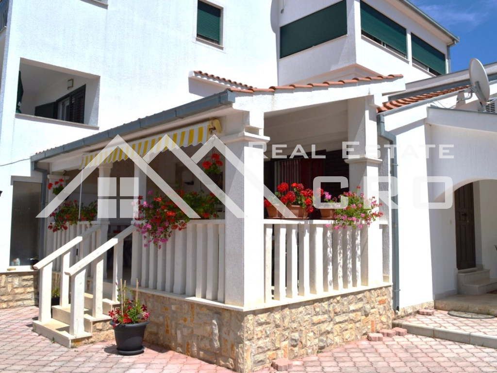 Trogir properties - Spacious apartment villa nicely appointed for ...